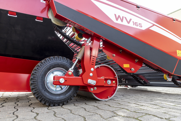 GRIMME WV - The new vegetable windrower - Kakkis Agrifuture Products Ltd